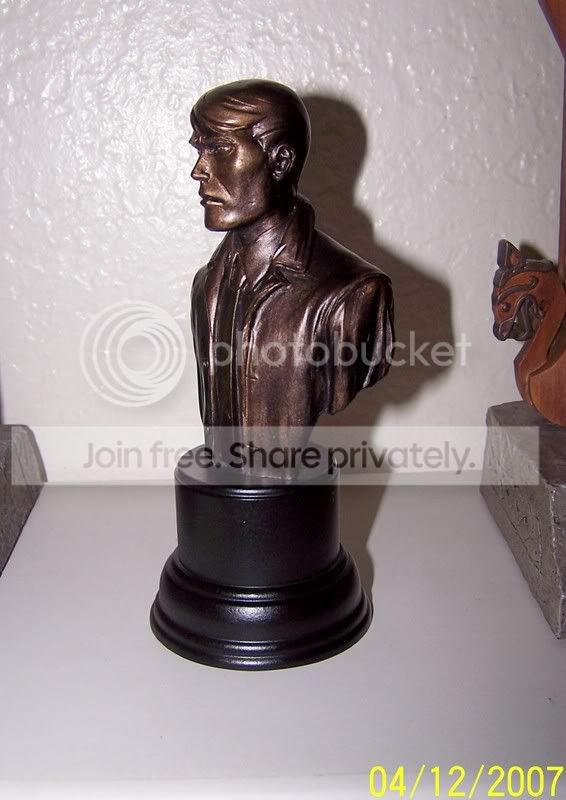 Bruce Banner bronze is here !!!!!!! - Statue Forum